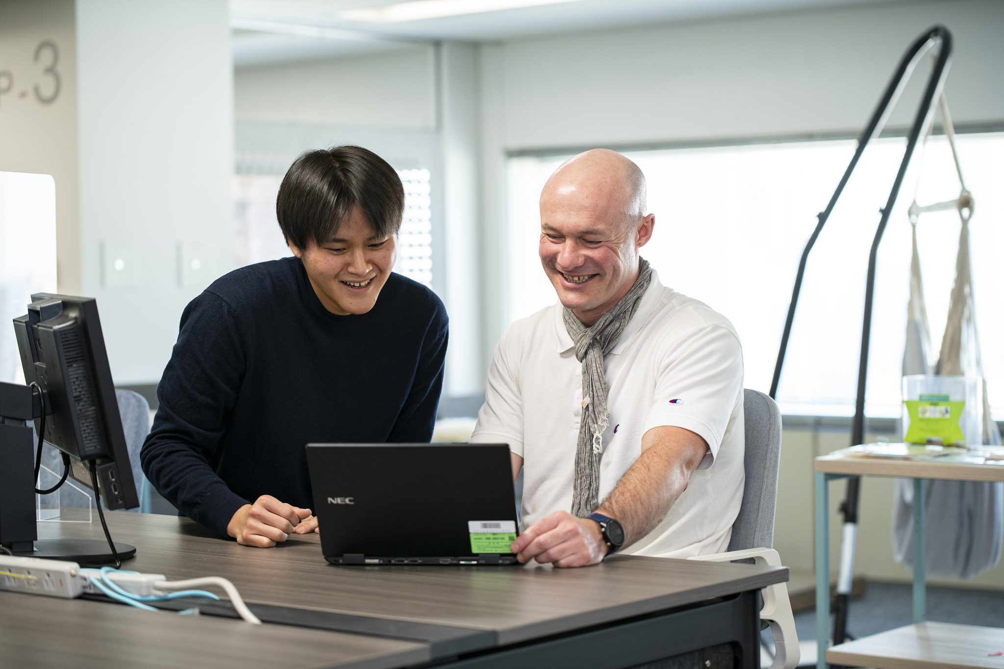 プロジェクトマネージャーというキャリアの旅。その奥深くへ飛び込んで。｜DIG UP! NEC